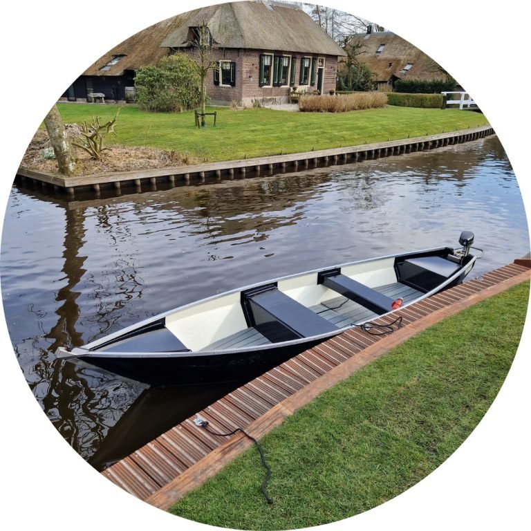 Fluisterboot Giethoorn: bootverhuur - Boothuren Giethoorn