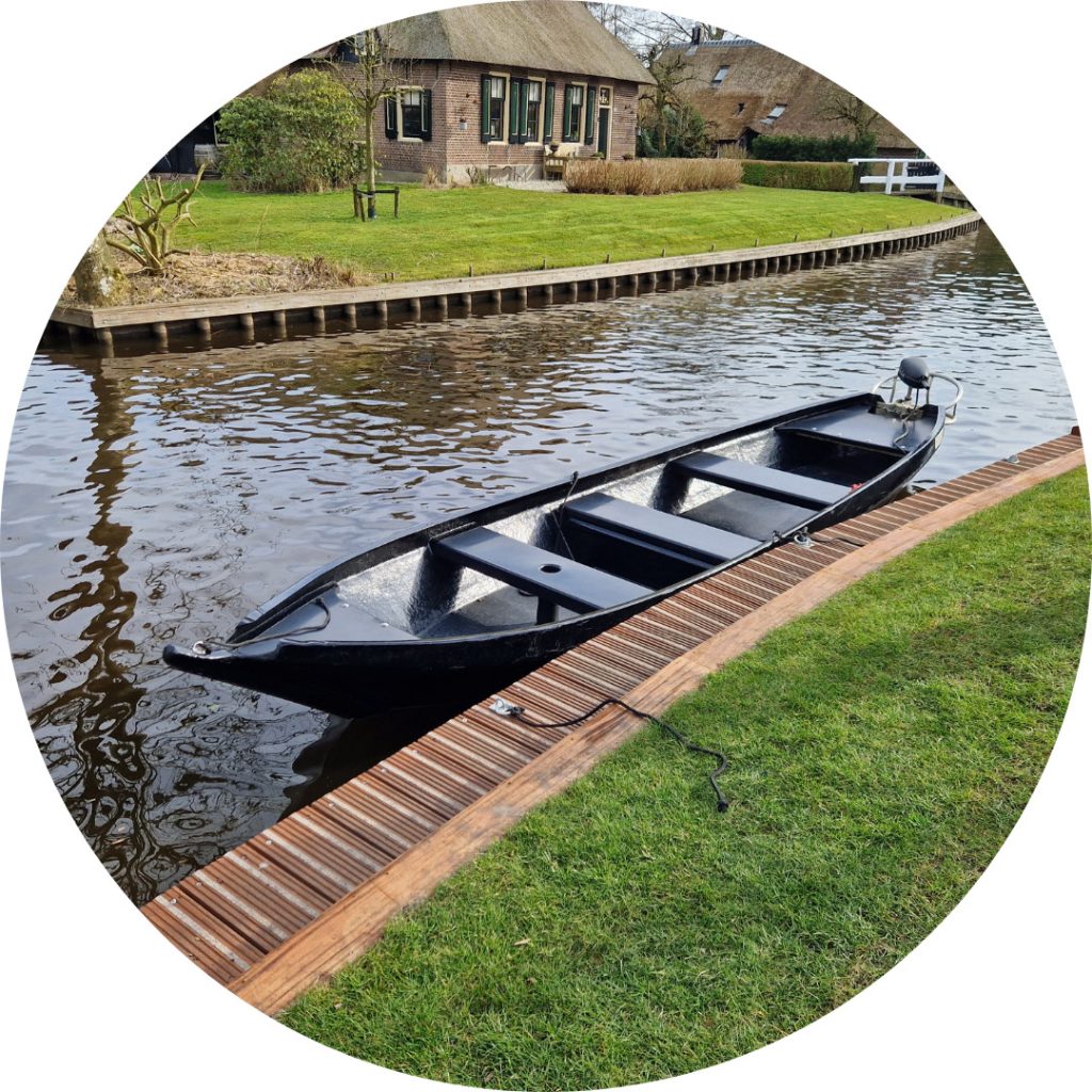 Fluisterboot max. 4 personen - Boothuren Giethoorn